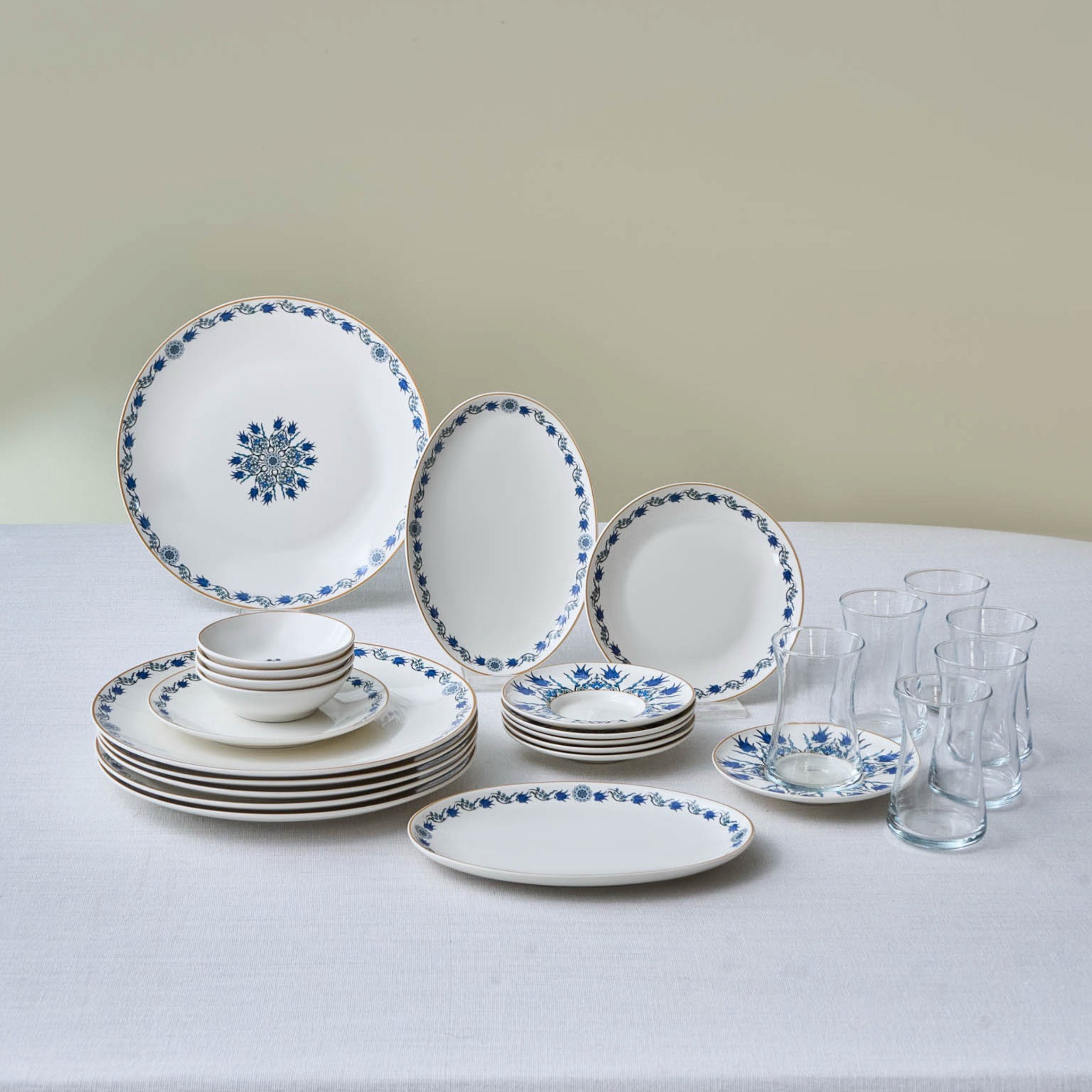 Karaca Bone China İznik 26-Piece Serveware Set for 6 People, Multi