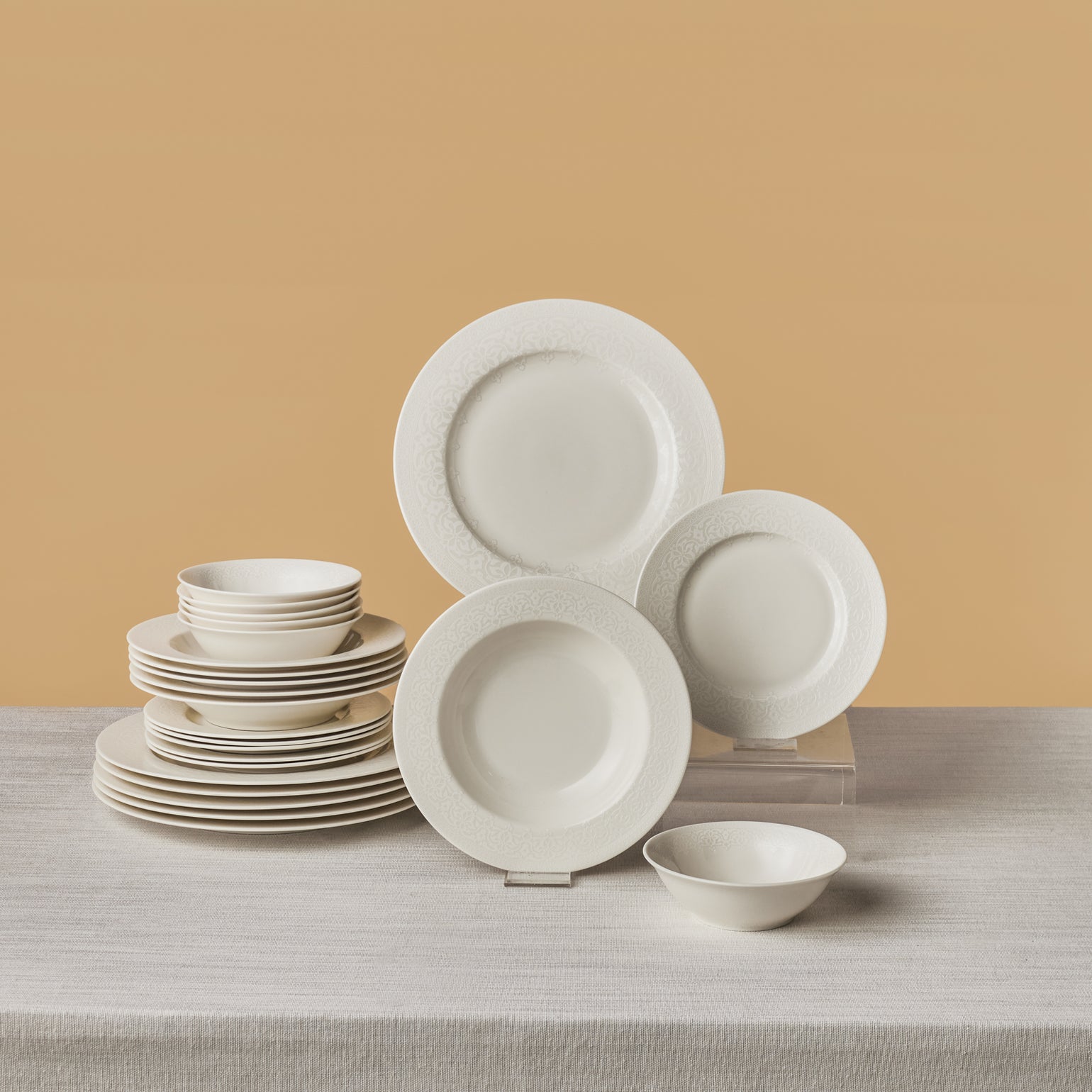 Karaca New Dome 24-Piece Bone China Dinner Set for 6 People, White