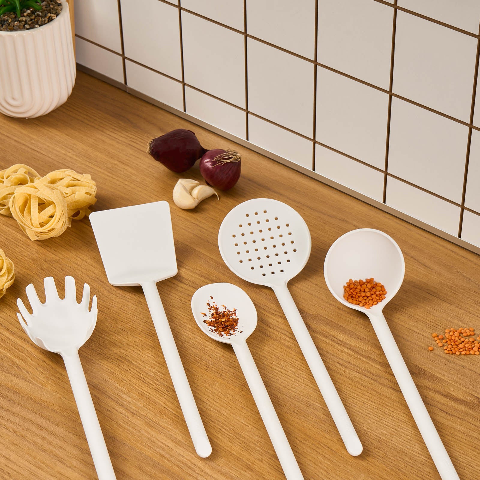 Karaca Simple 5-Piece Utensil Set, White